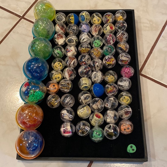 Toys | Vintage And Nip Bundle Of 58 Small 7 Large Gumball Vending ...